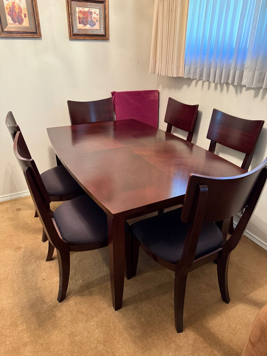 Stylish SOUTHFIELD Estate Sale in Southfield, MI starts on 7/25/2025