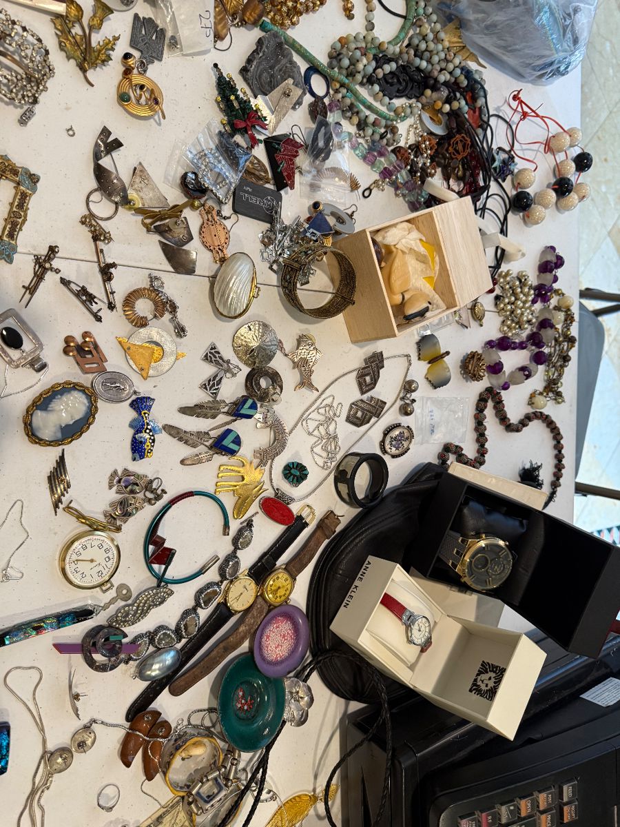 Huge designer Orange Estate Sale starts on 6/14/2025