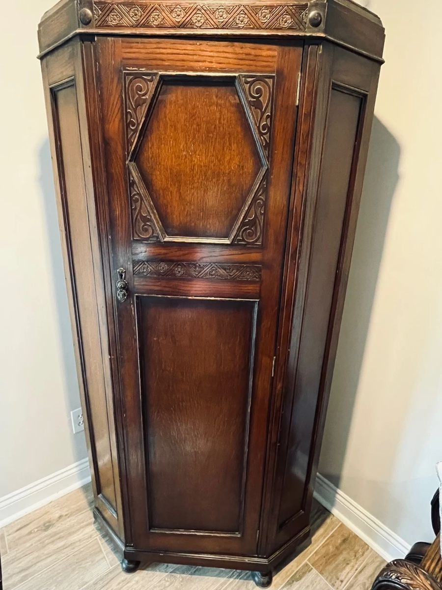 Timeless Treasures of the Johnson Estate starts on 6/19/2025