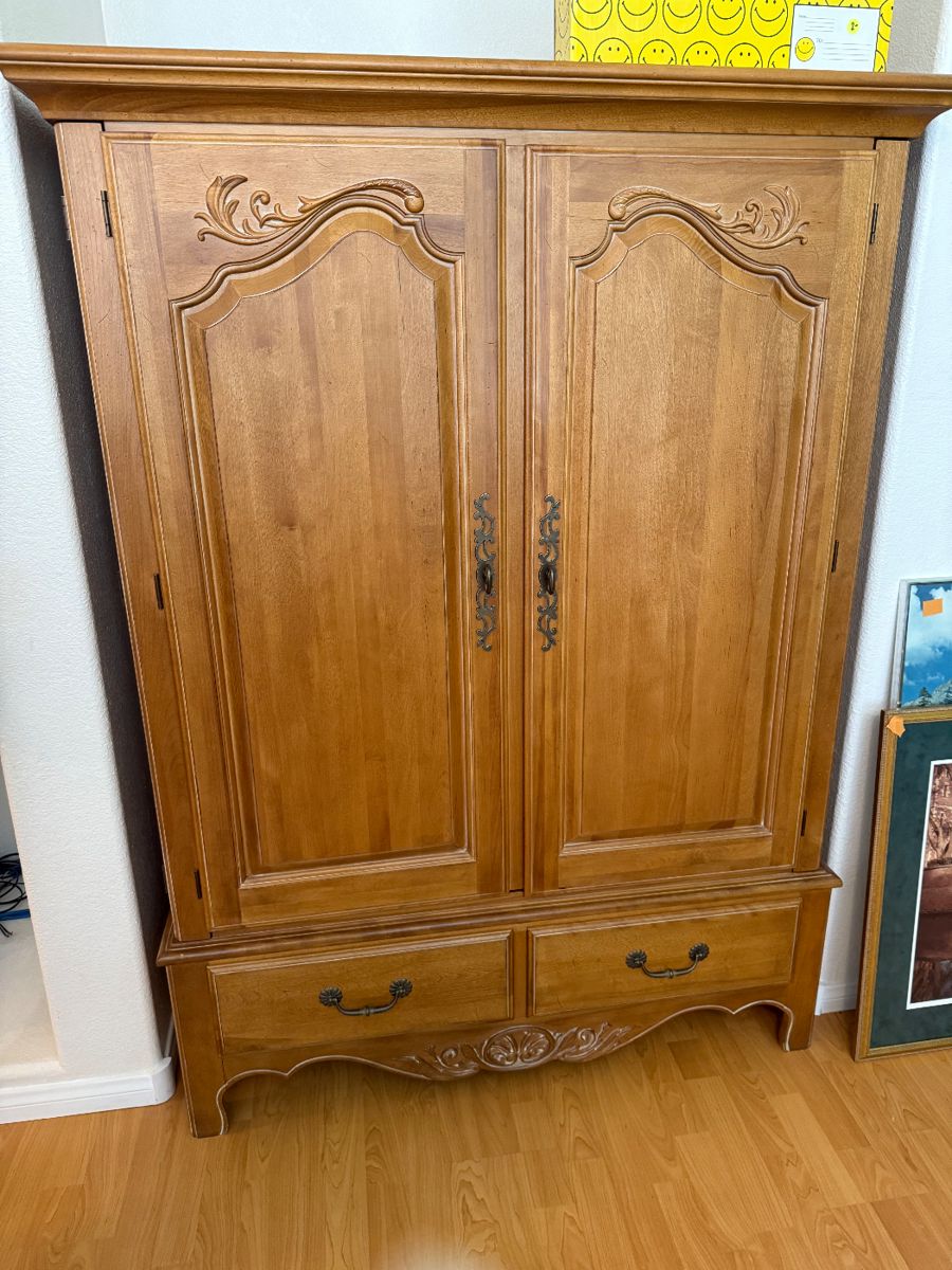 Estate Sale - FINAL DAY!! Calling all Crafters!! starts on 6/20/2025