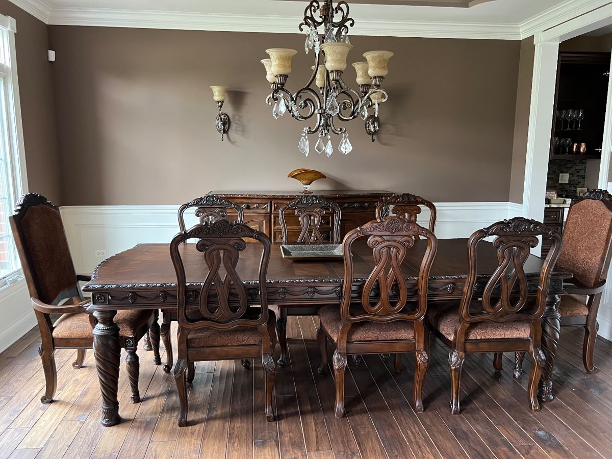 Naperville Estate Sale with Collectibles,... starts on 6/20/2025