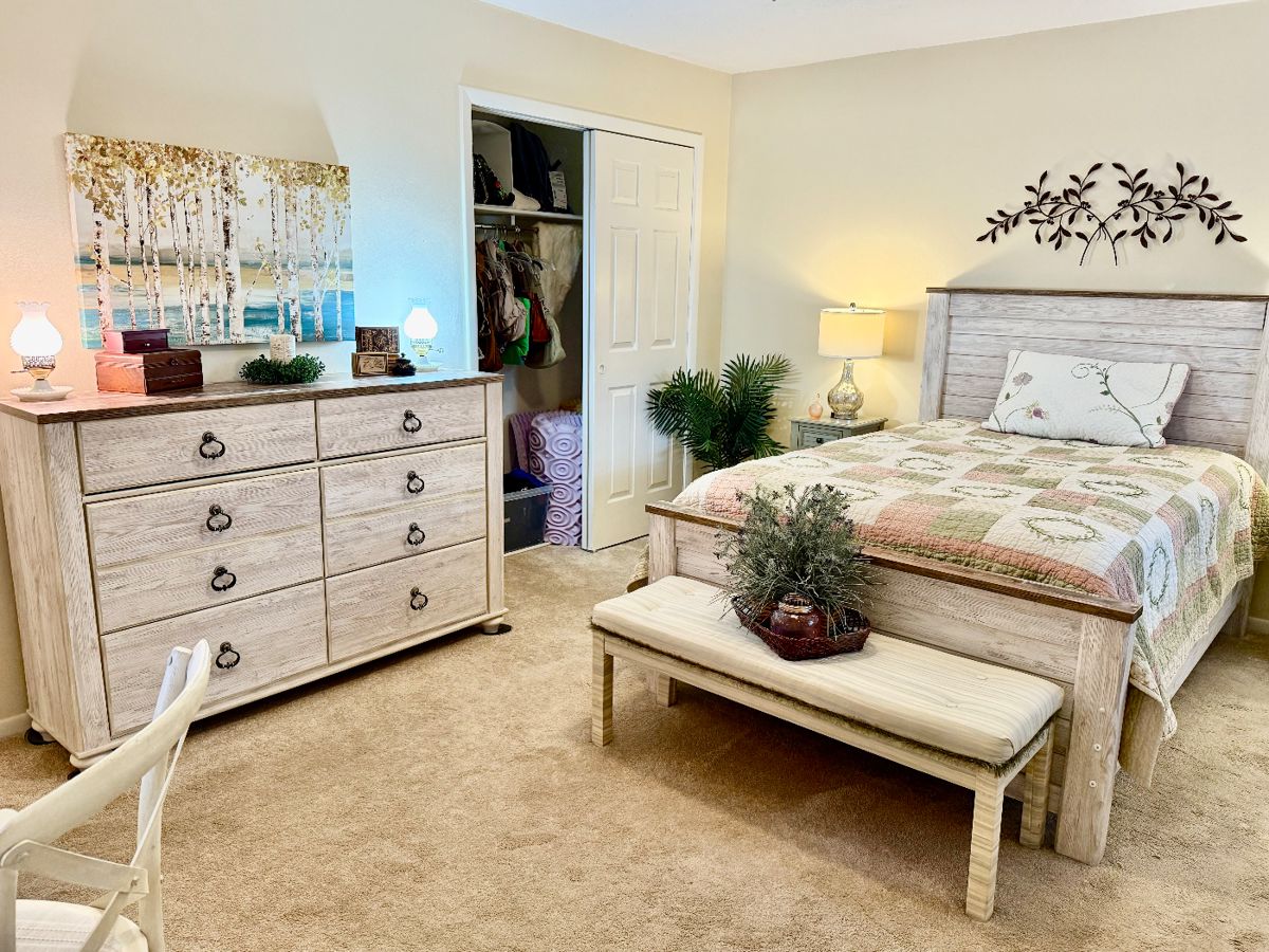 Valrico, 3 Day Estate Sale hosted by Fresh... starts on 6/19/2025