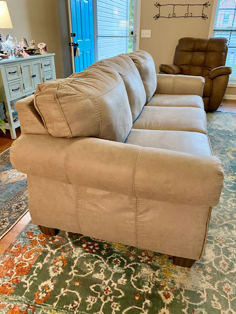 HALF PRICE SATURDAY!! Wonderful 2 day Estate... starts on 6/20/2025