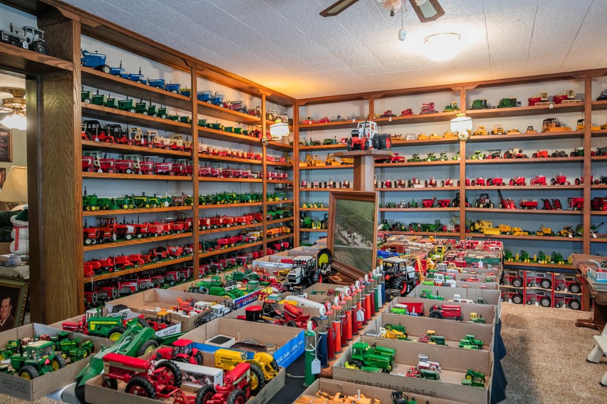 Kenneth Kenny Rupley Farm Toy Collection-... starts on 7/27/2025