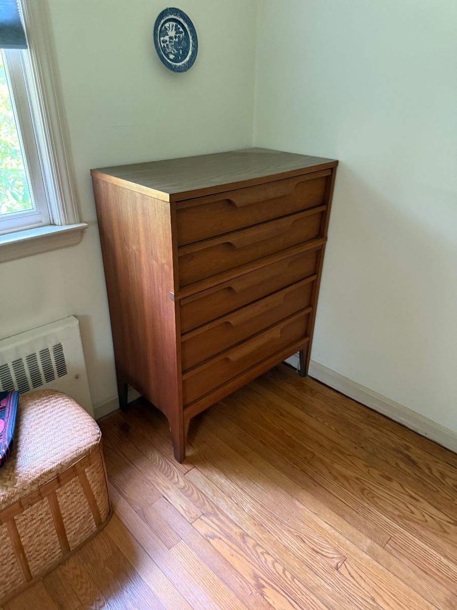 Beautiful Orange Estate Sale starts on 6/28/2025