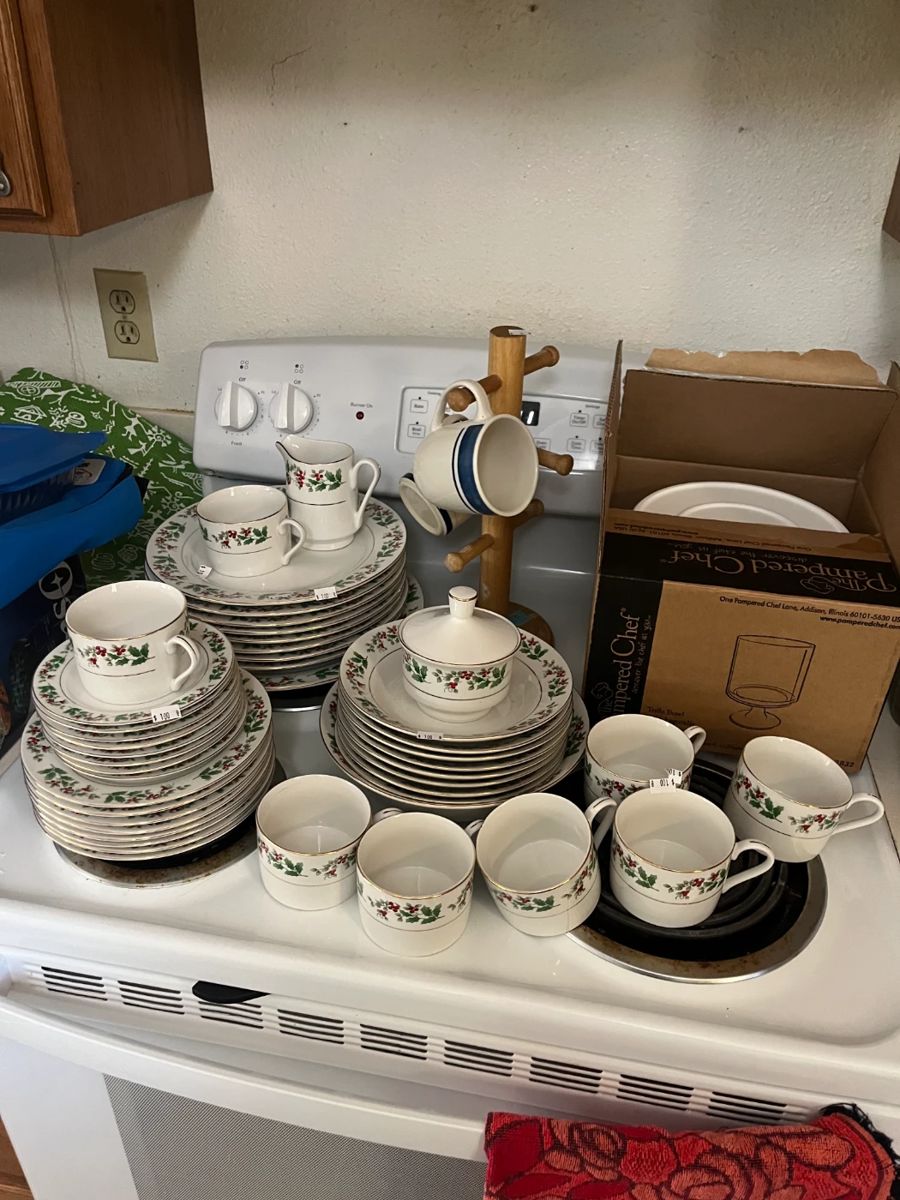 Epic! Spanaway Vintage Vibes Treasures Estate Sale starts on 6/28/2025