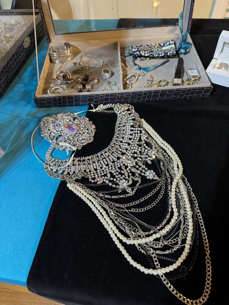 J Elliott Est Sales-Cottage Core, Jewelry,... starts on 9/19/2025