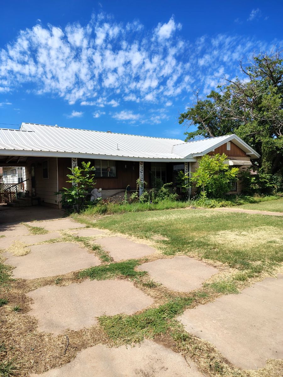 Estate Auction in Hamlin, TX starts on 7/26/2025