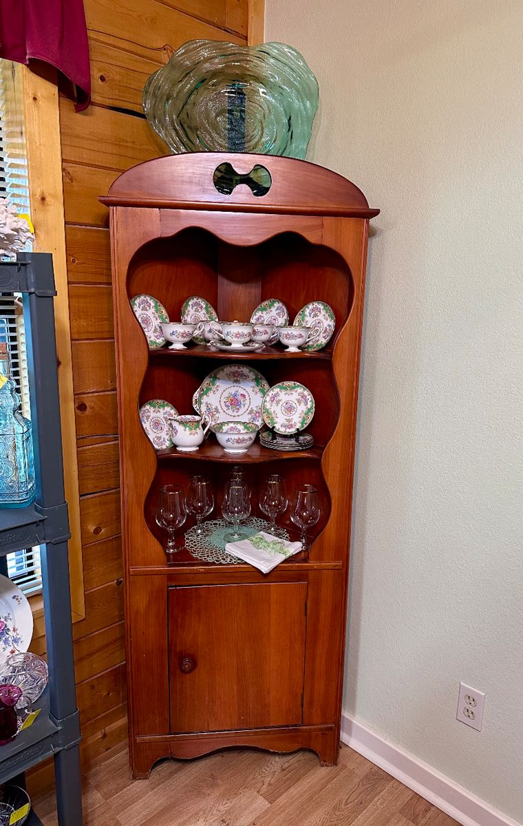 Perry and Co. Estate Sales - North Longview starts on 7/16/2025