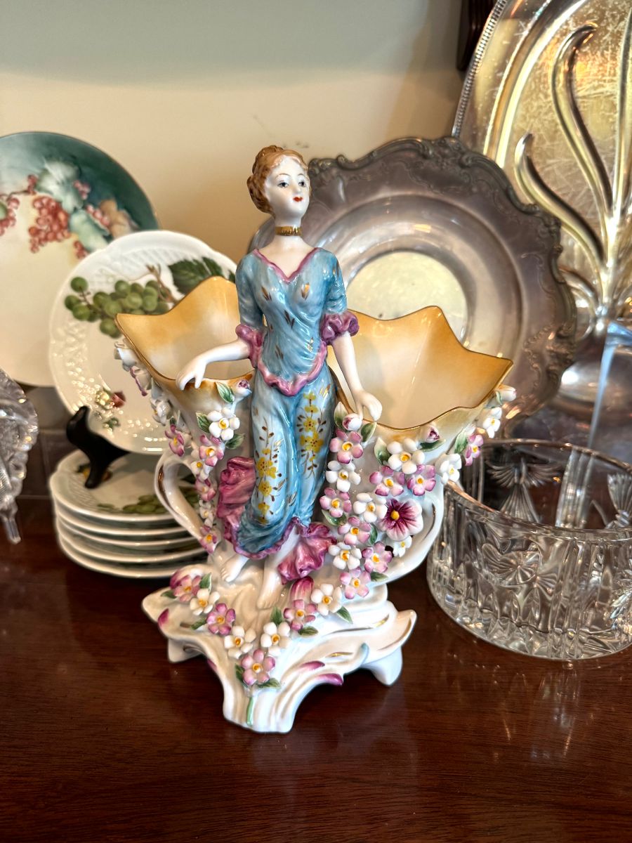 UP TO 50% OFF HIGH END CAMARILLO LAS POSAS... starts on 7/11/2025