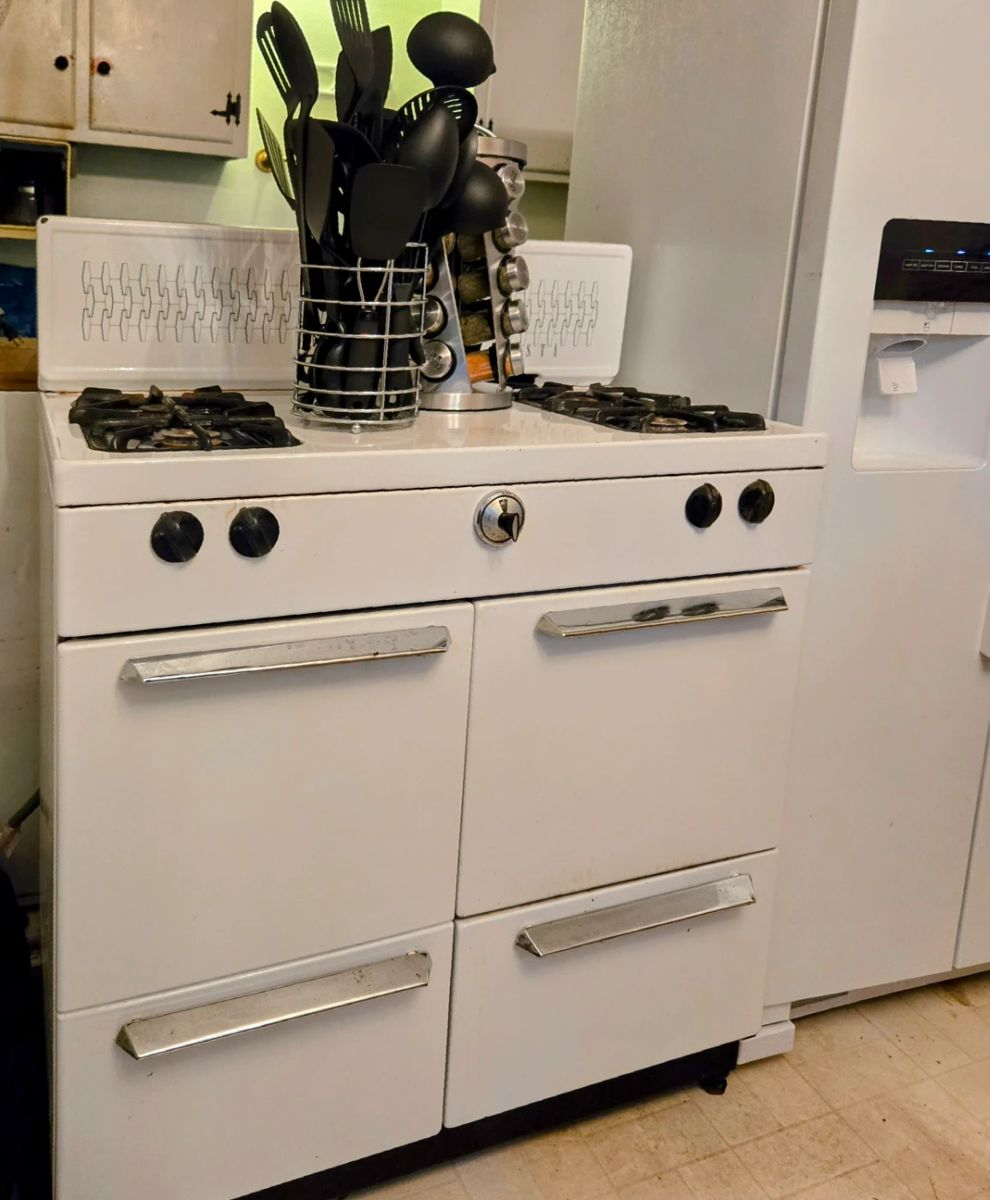An Old Brookhaven Retro Bachelor Pad Sale!... starts on 7/26/2025