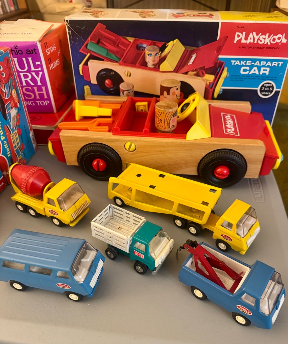 Shoppers Dream Estate Sale! in Dubuque, IA starts on 7/11/2025