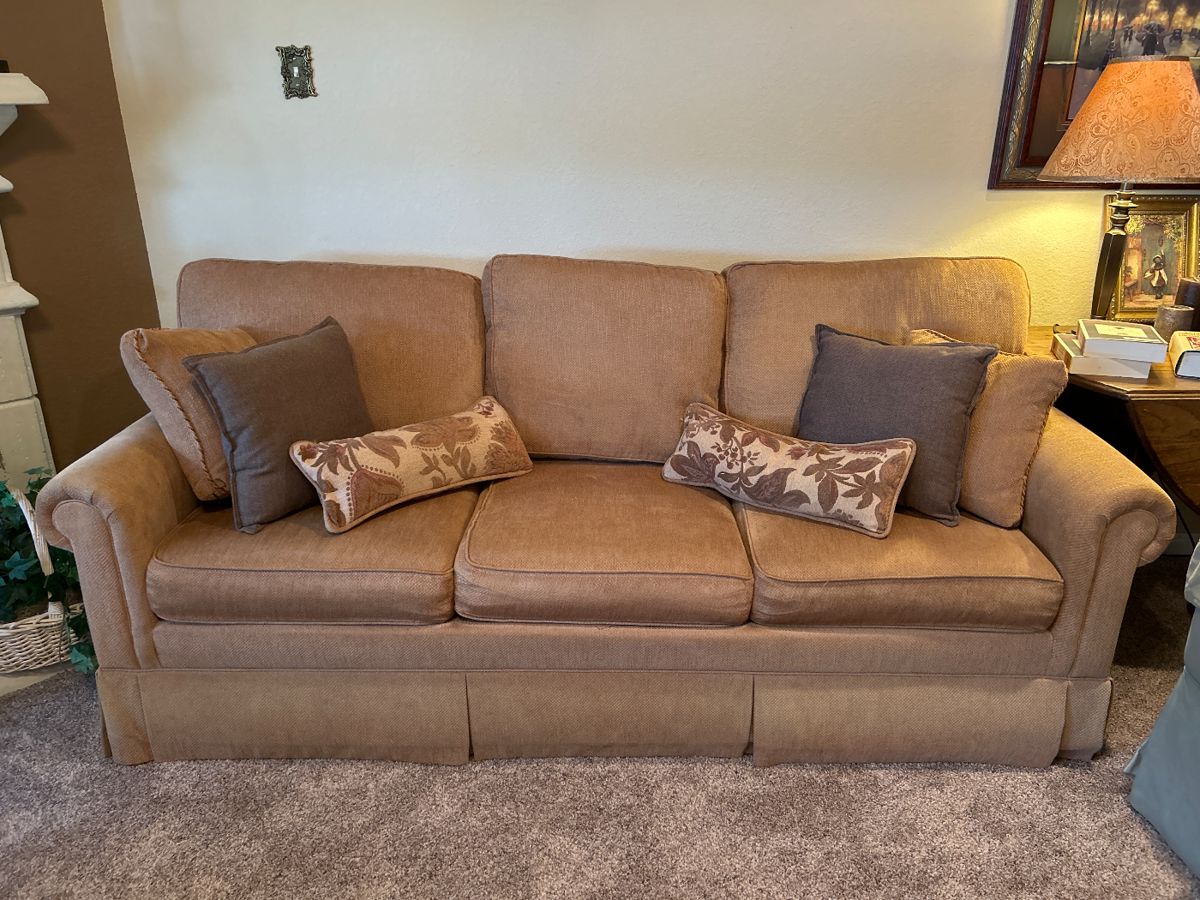 Collectors Alley Estate Sale for McCain starts on 7/17/2025