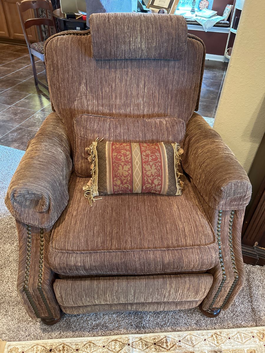 Collectors Alley Estate Sale for McCain starts on 7/17/2025