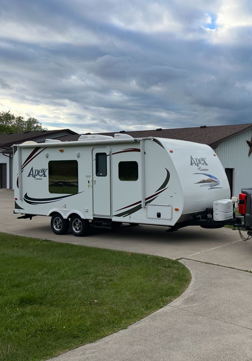 Massive Memphis Estate - Tractor - Trailors... starts on 8/8/2025