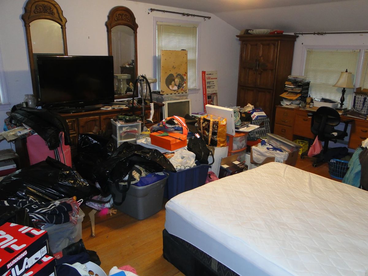True Digger Antique Hoarder Estate Sale starts on 7/18/2025