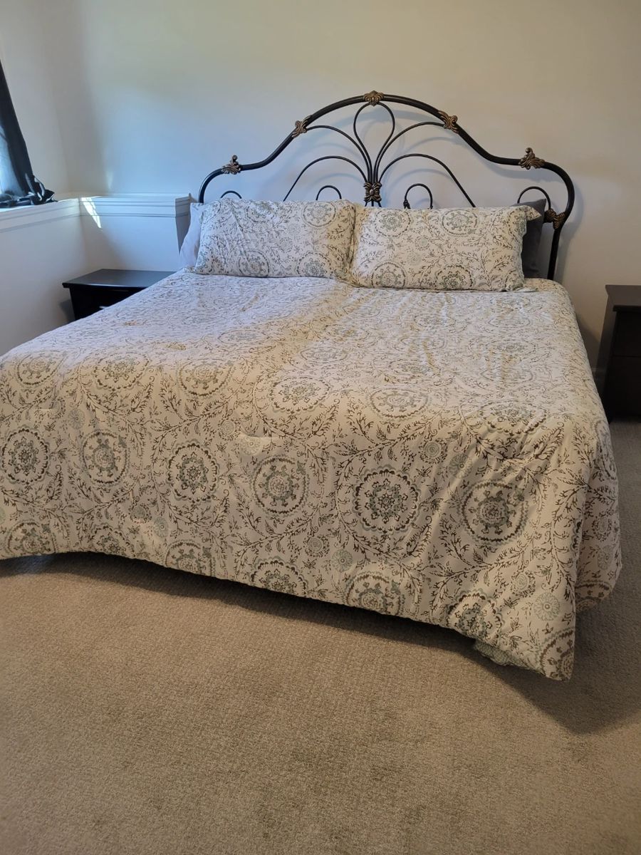 Immaculate clean house furnishings in Freeport, IL starts on 7/25/2025