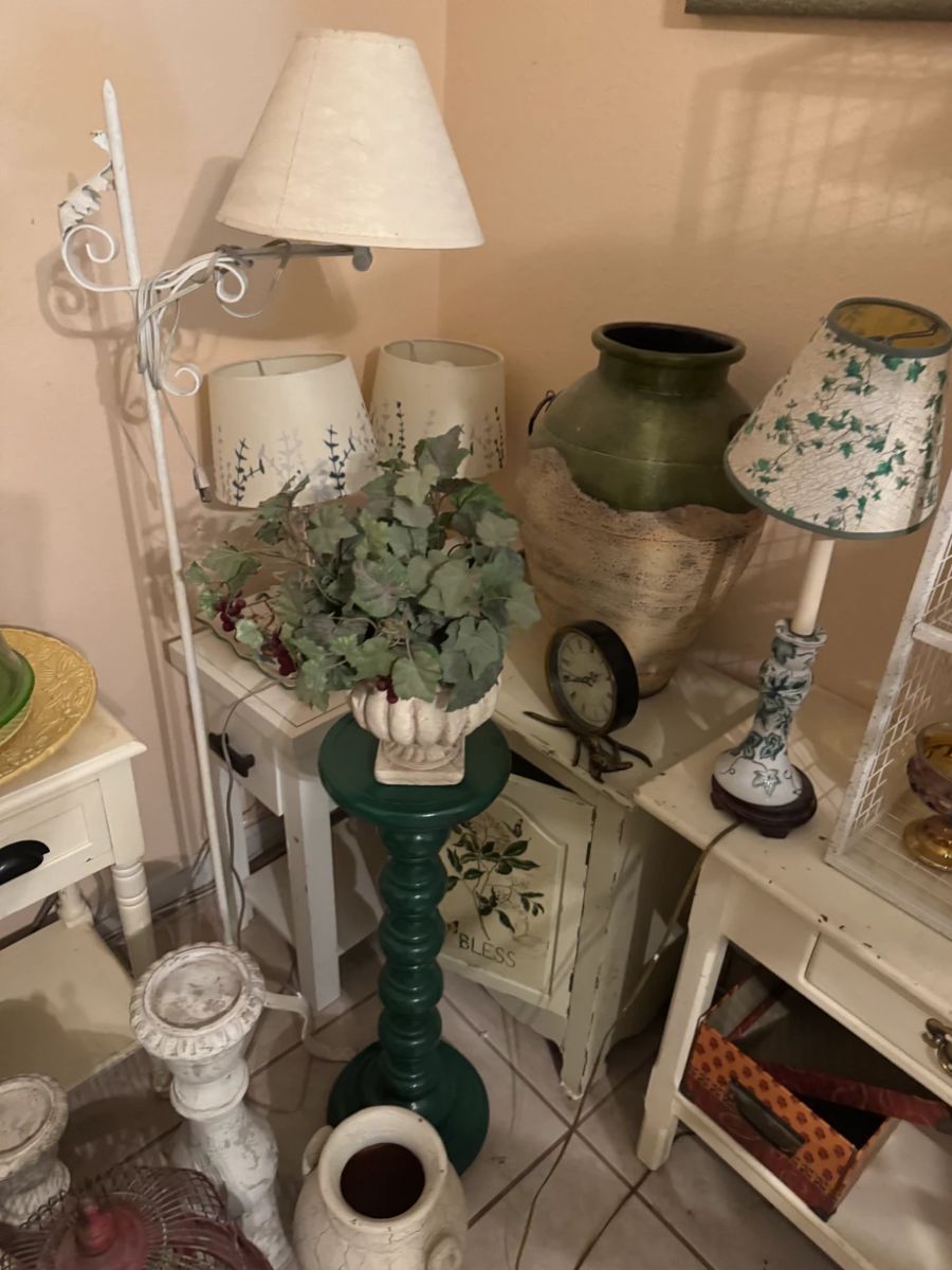 HUGE DOUBLE DEE LIQUIDATION LITHIA COUNTRY SALE starts on 7/25/2025
