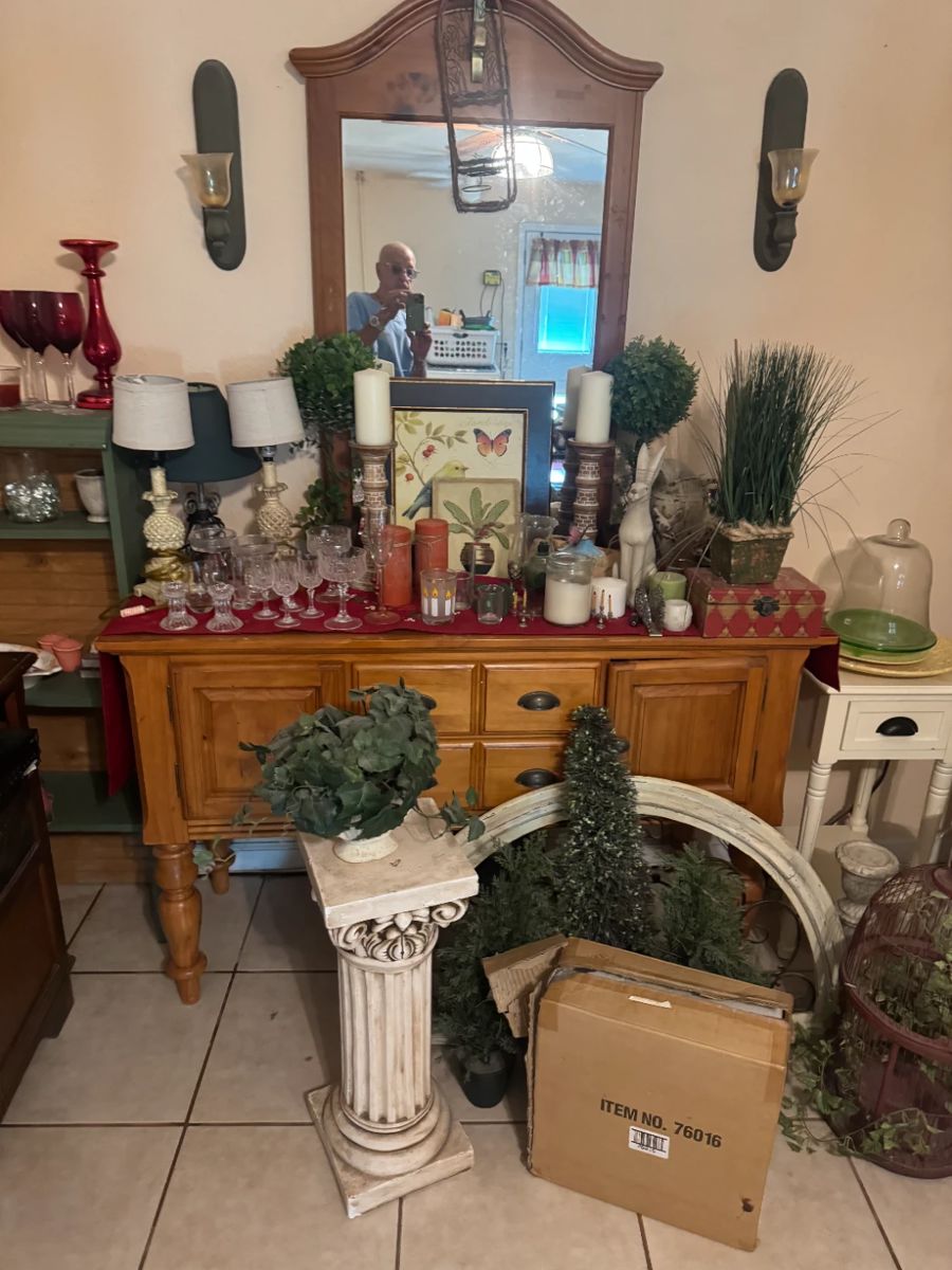 HUGE DOUBLE DEE LIQUIDATION LITHIA COUNTRY SALE starts on 7/25/2025