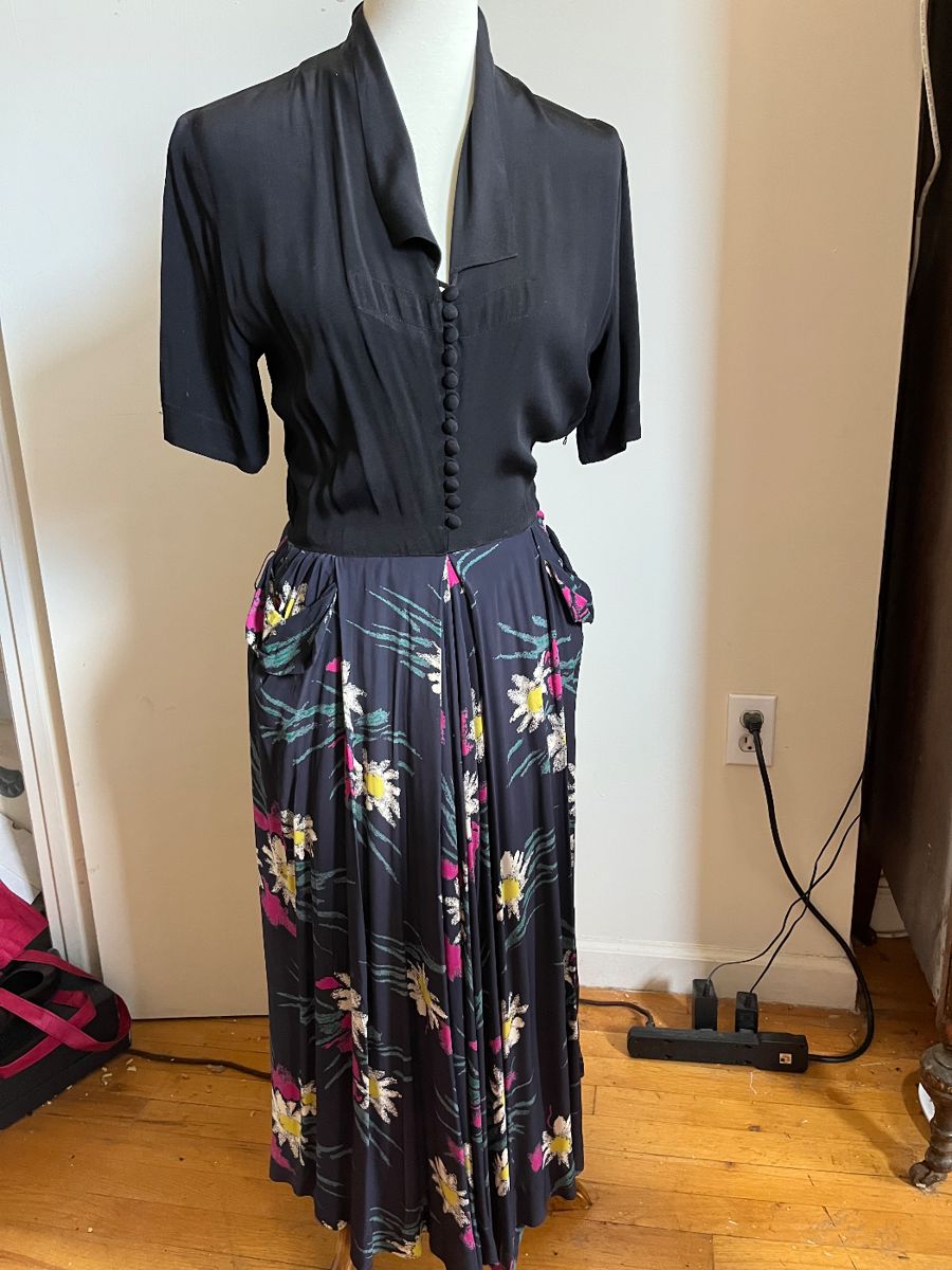 Apartment Sale- Large Vintage Clothing Collection starts on 7/27/2025