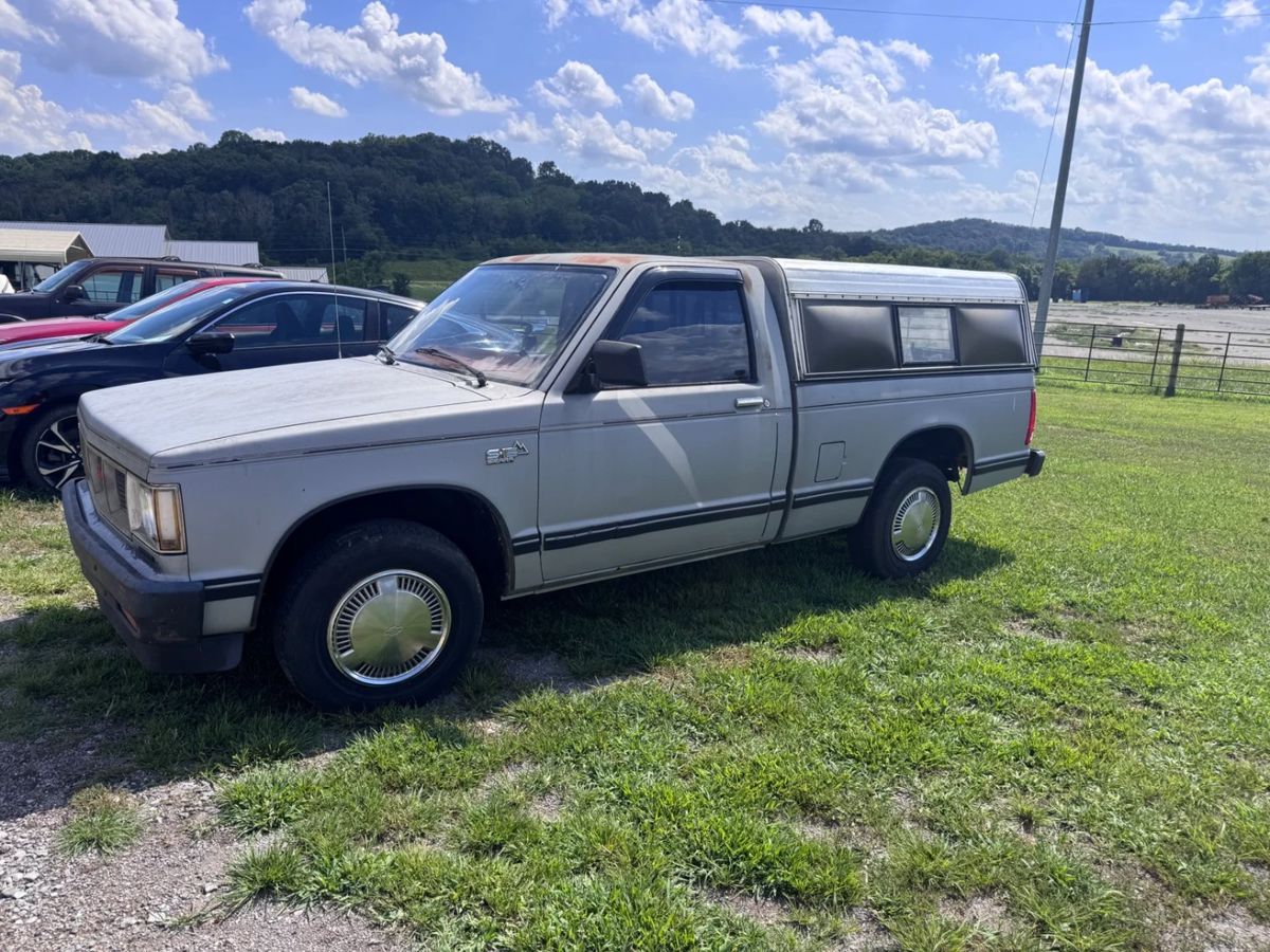 MOTORCYCLE, 84 GMC S15, VINTAGE ITEMS, COINS,... starts on 7/24/2025
