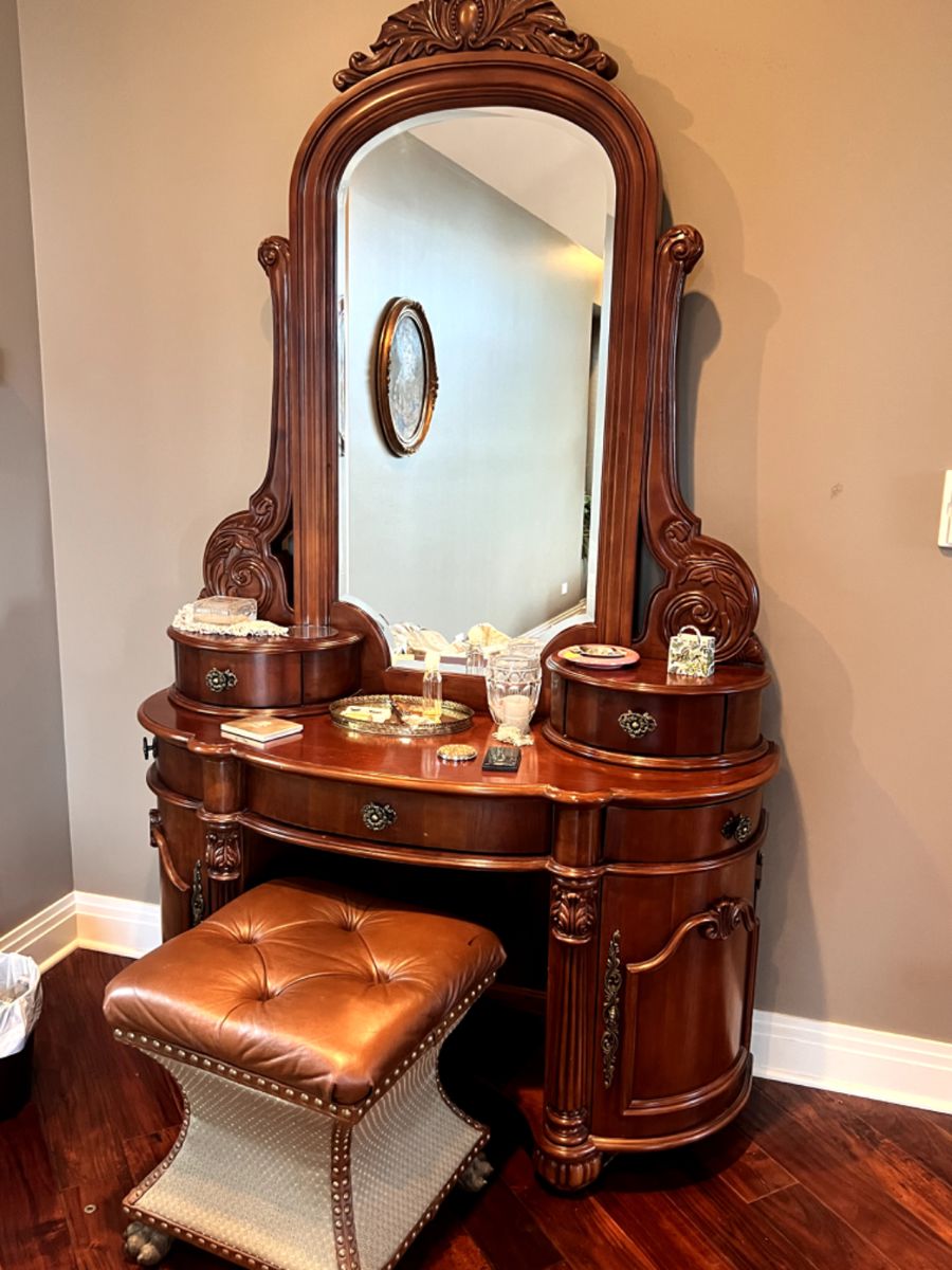 Northbrook Estate Sale by We Do-50% Off Sunday... starts on 8/2/2025