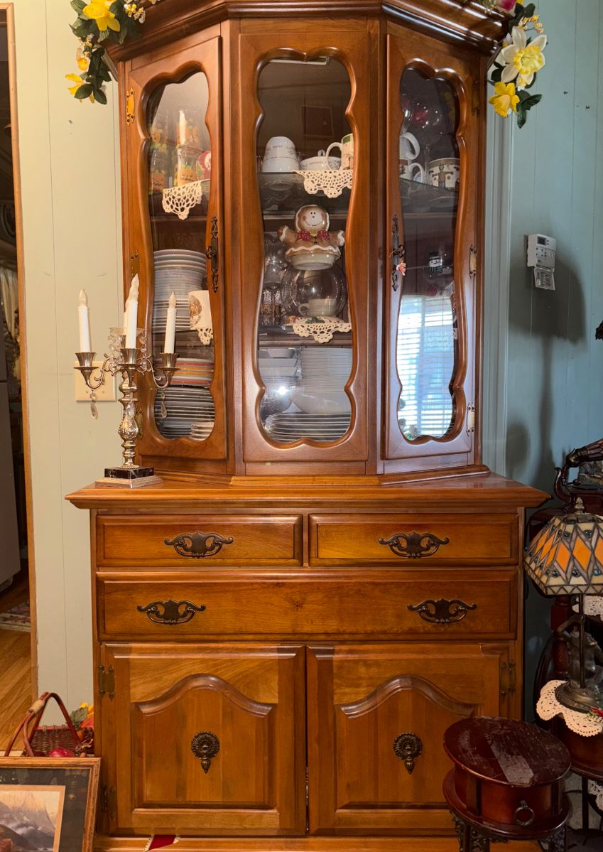 Awesome Estate Sale in Atwater! starts on 8/8/2025