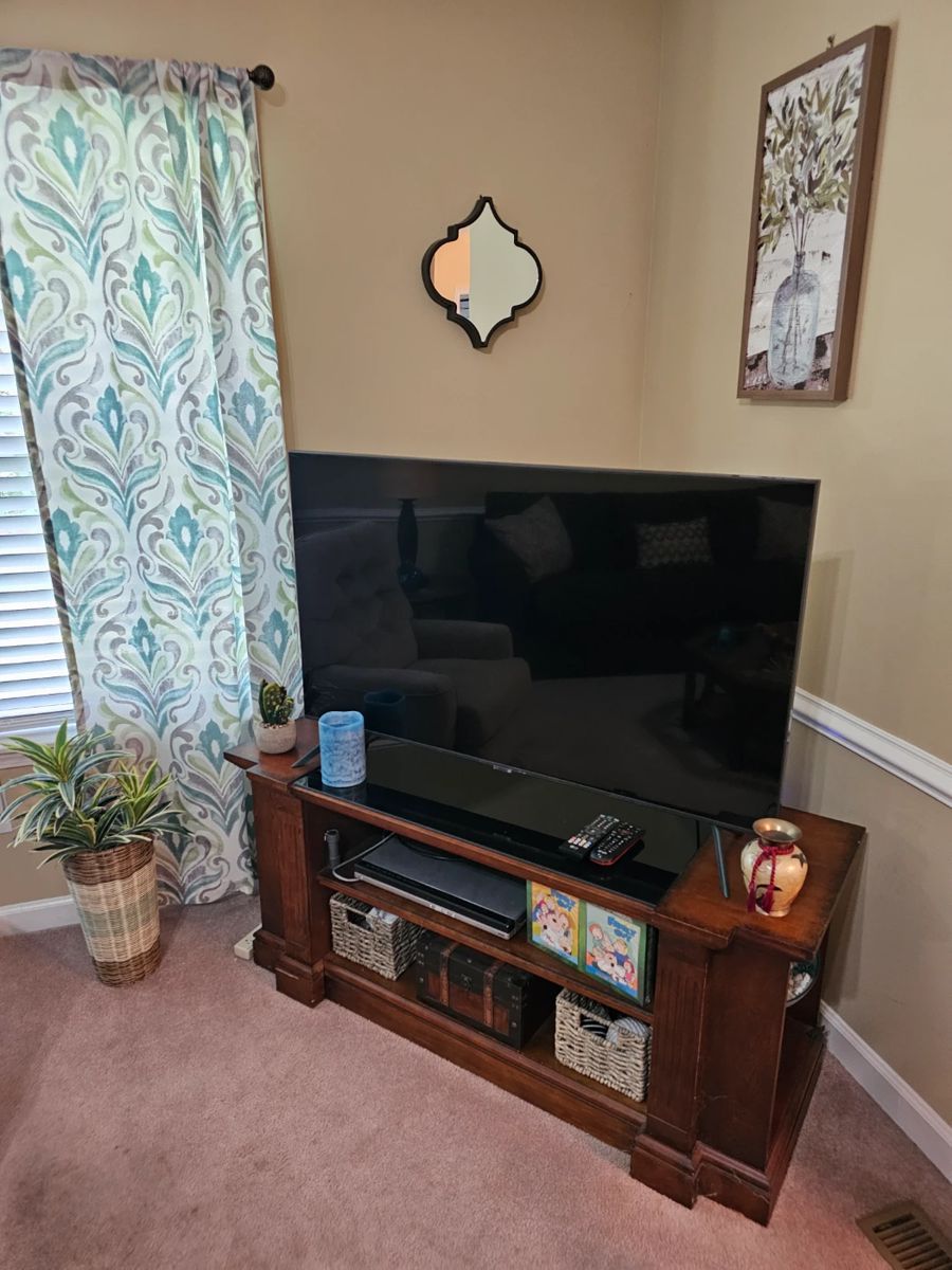 Rockingham Estate Sale starts on 8/8/2025