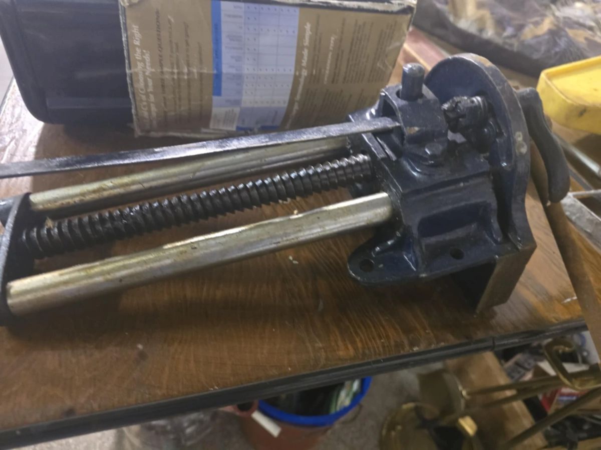 Live Auction Every Monday at the Dort Mall! starts on 8/11/2025