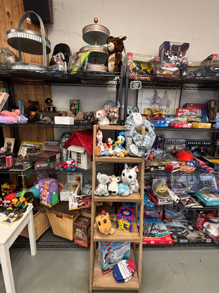 Vintage Collectables Portland Sale 1 Day Only starts on 8/23/2025