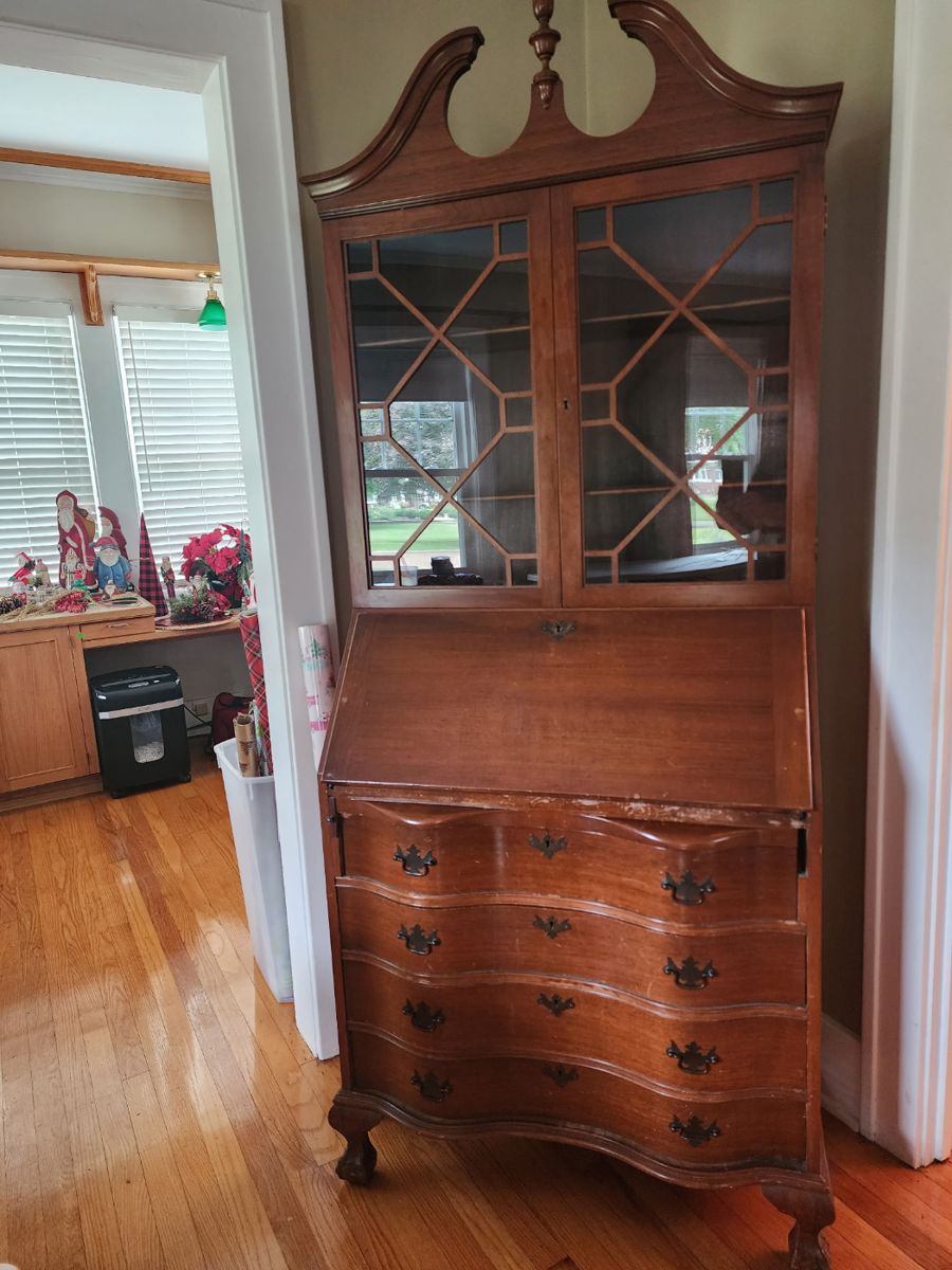 Moving Sale for Steve and Kathy Hawes starts on 8/14/2025