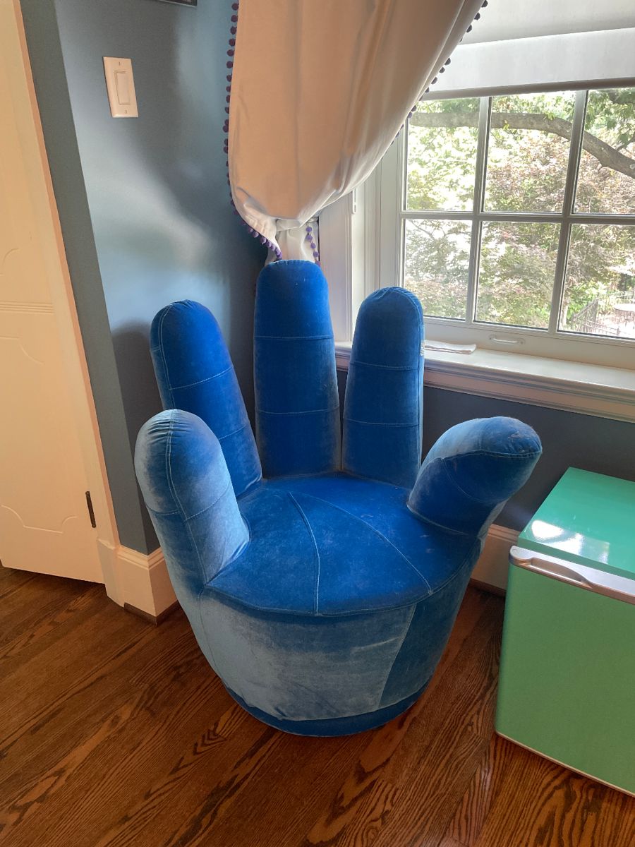 50% Off Sunday!! Beautiful Ladue Estate Sale! starts on 9/6/2025