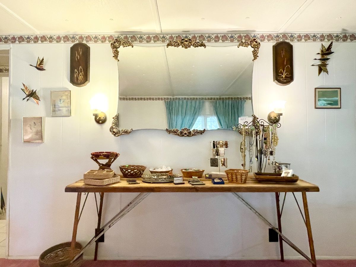Vintage Estate Sale in Yulee, FL starts on 8/21/2025