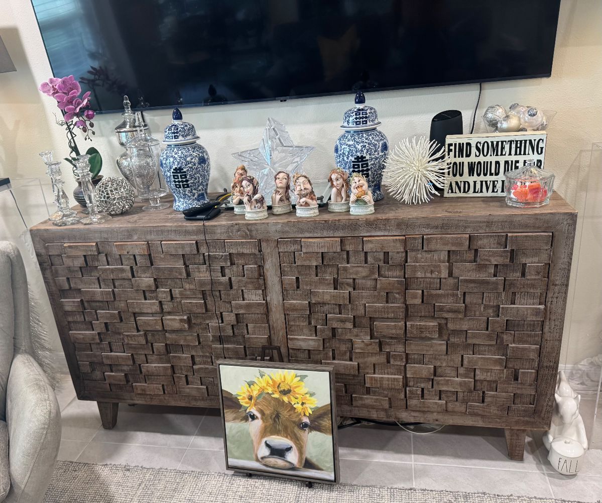 INCREDIBLE WINTER HAVEN DECORATOR ESTATE SALE starts on 8/29/2025