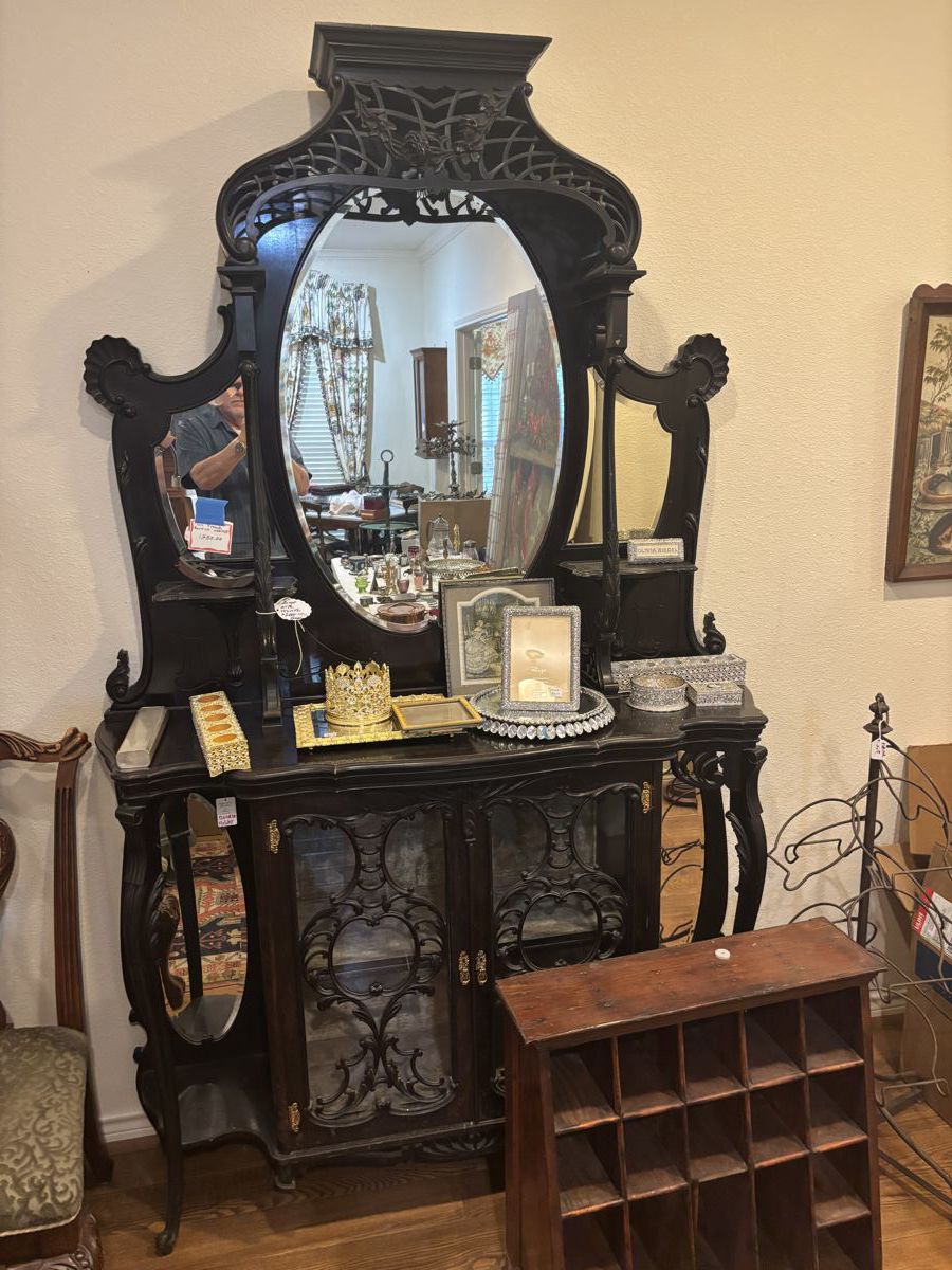 Helen Buchanan Estate Sale in Heath, TX starts on 8/22/2025