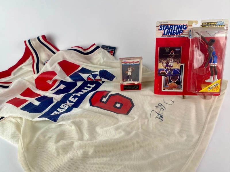 Autographed Sports Memorabilia Auction –... starts on 8/26/2025