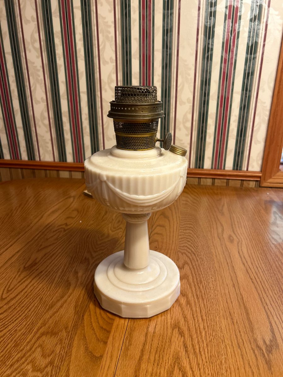 M&C Estate Sales in Holcomb, IL starts on 10/2/2025