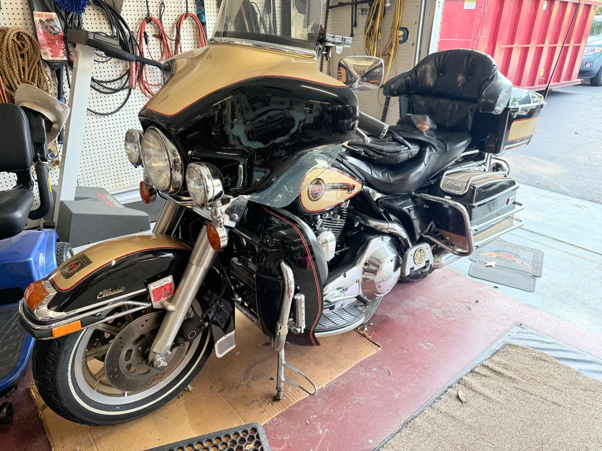 Estate sales by colleen in Rochester, NY starts on 9/20/2025