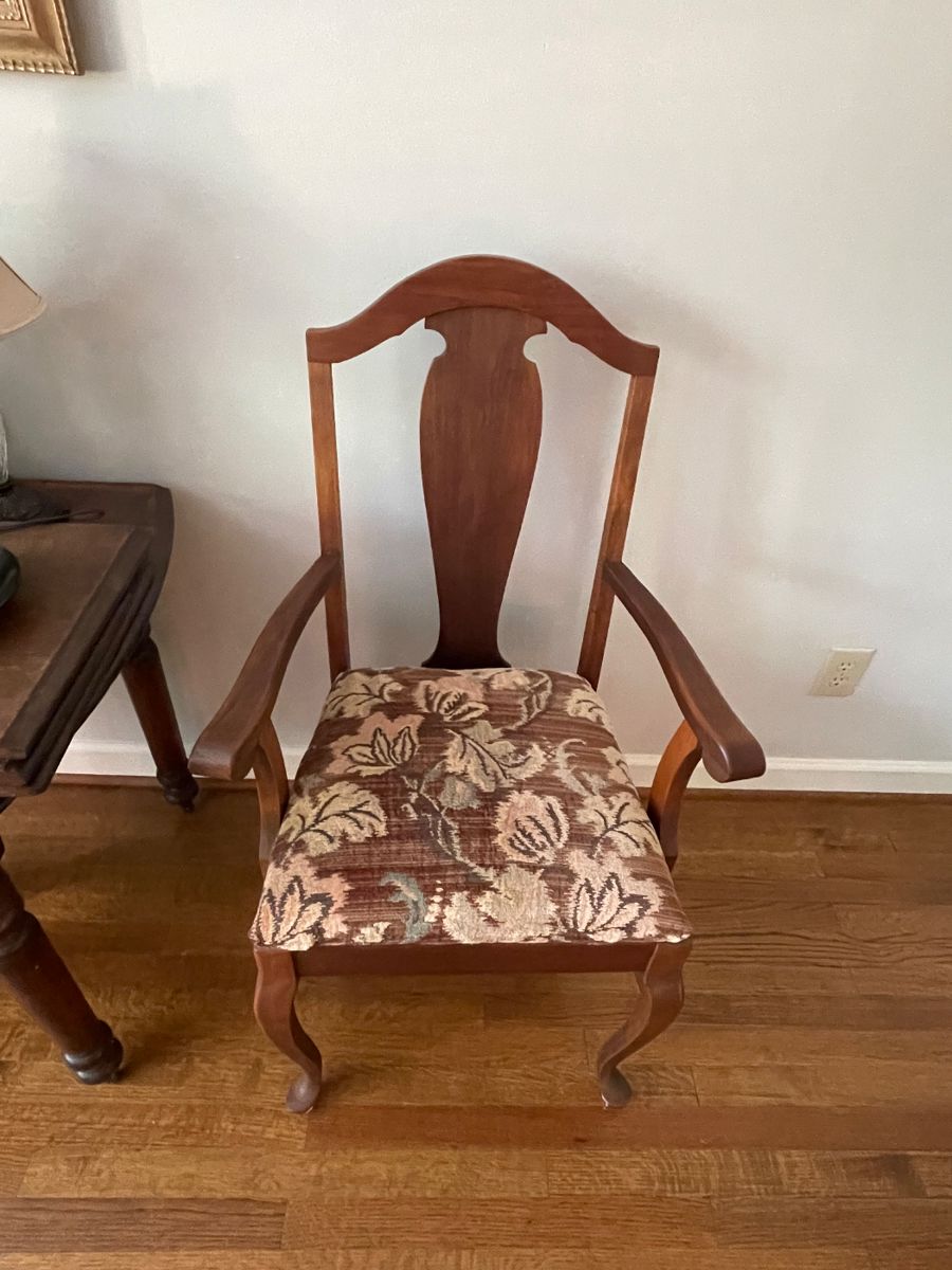 Nice Blue Moon Estate Sale in Raleigh starts on 10/25/2025