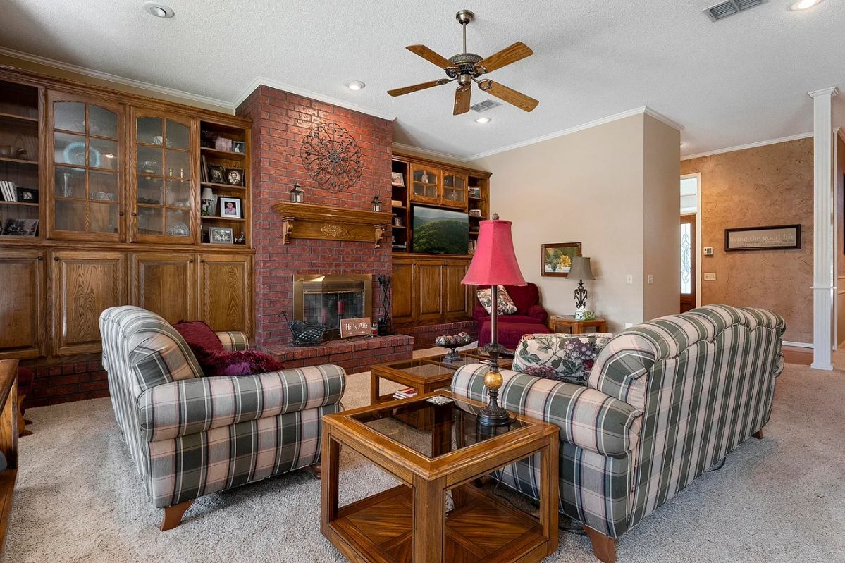 Sale in Abernathy, TX starts on 9/19/2025