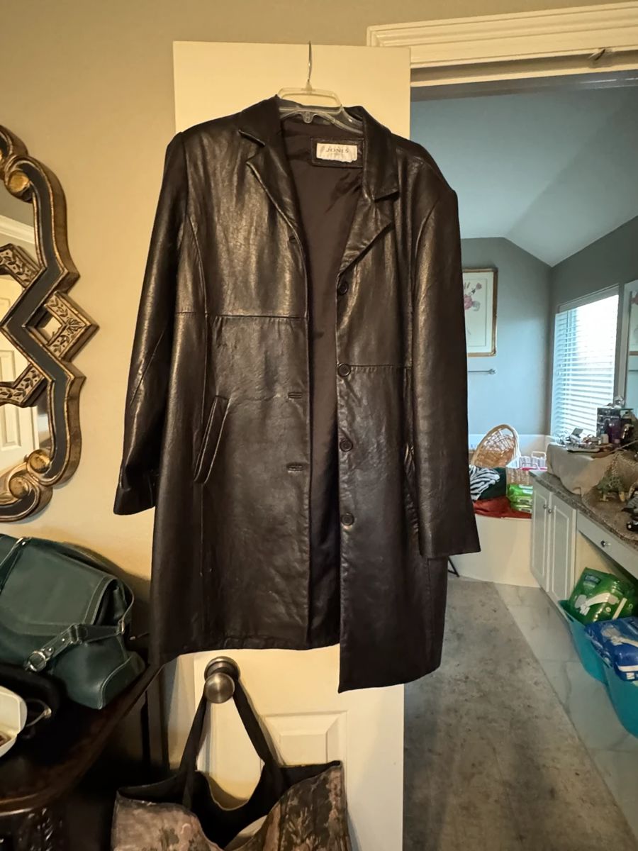 J Elliott Estate Sale-Equestrian Lover's... starts on 10/10/2025