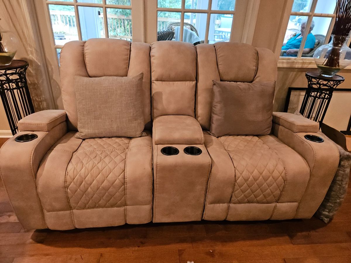 NICE EASTATE SALE IN PORT REPUBLIC in Port Republic, MD starts on 9/26/2025