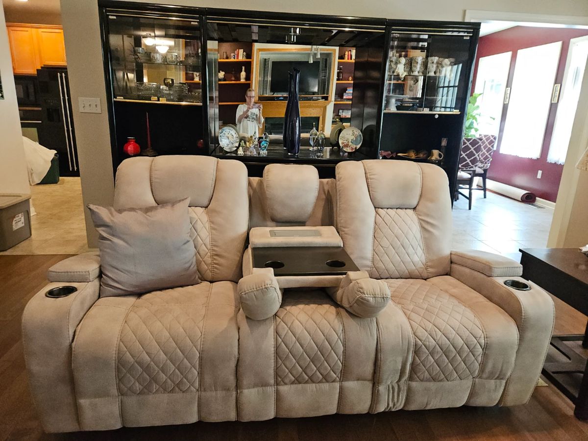 NICE EASTATE SALE IN PORT REPUBLIC in Port Republic, MD starts on 9/26/2025