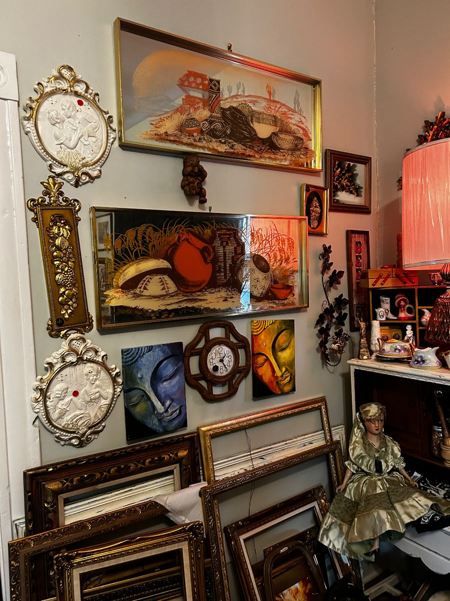 Saturday 50% off all non-clothing items VINTAGE... starts on 9/26/2025