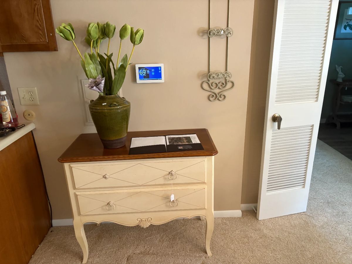 ESTATE SALE FOR NANCY BACH in Davenport, IA starts on 10/3/2025