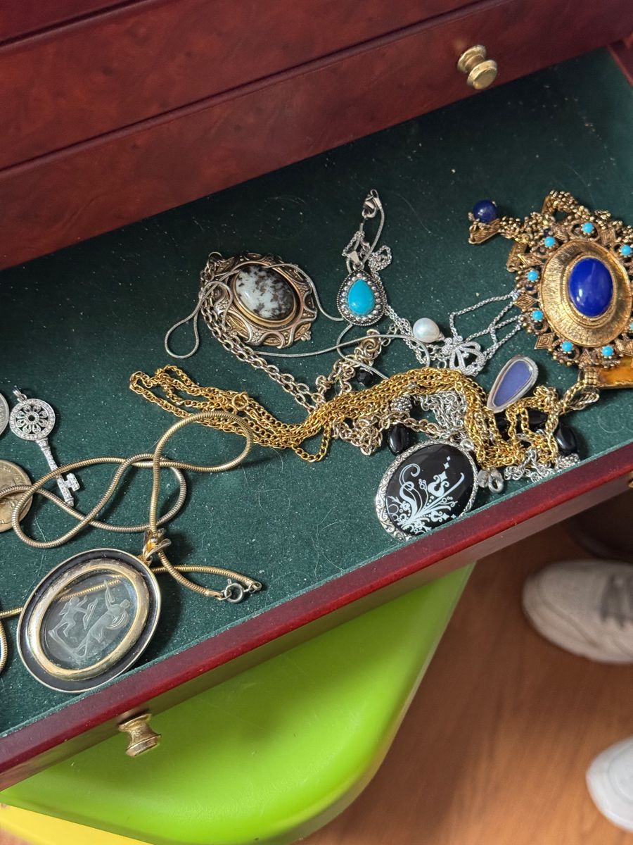 Plainview Estate Sale Packed! Entire Home starts on 10/5/2025