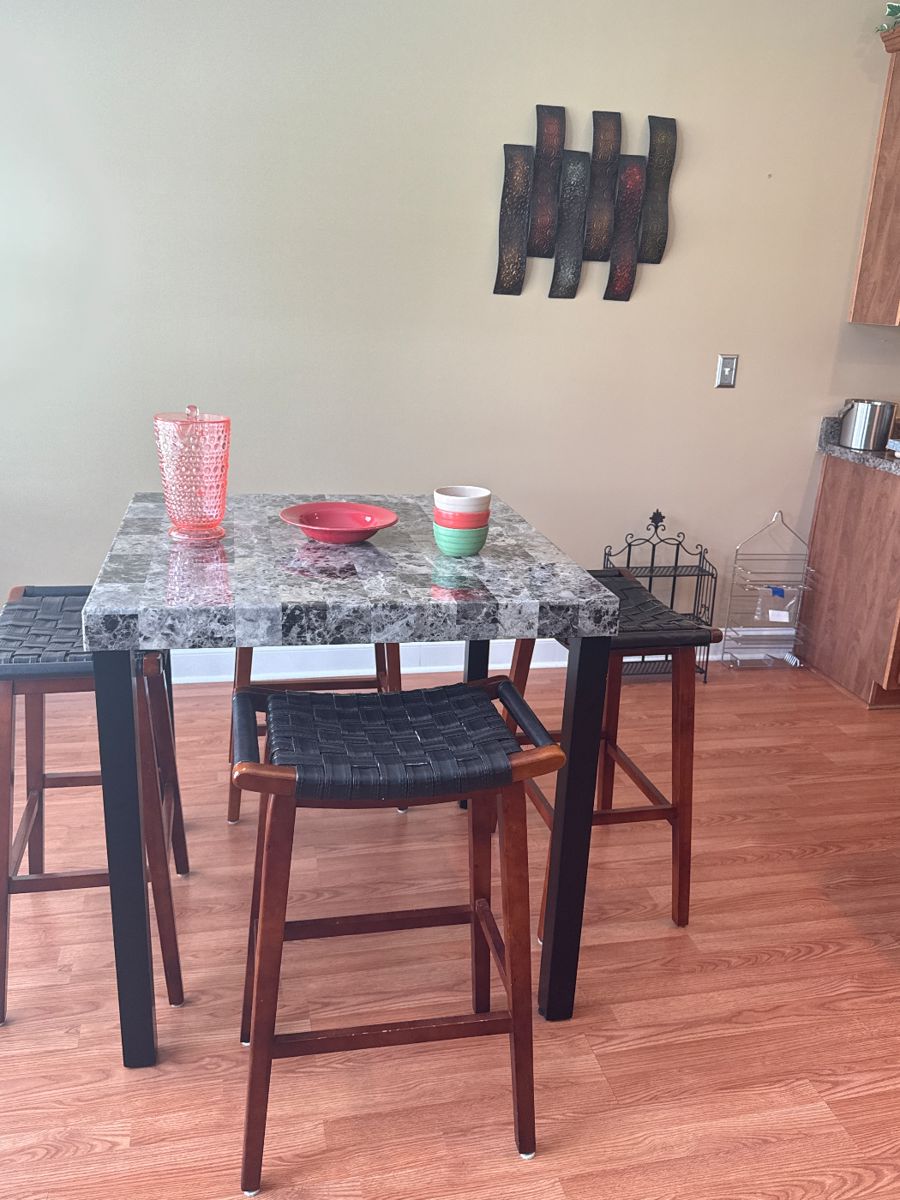 Houston Springs Estate Sale in Perry, GA starts on 10/4/2025