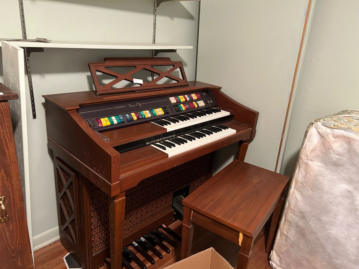 Laughner Estate Sale in Frankfort, IN starts on 10/10/2025