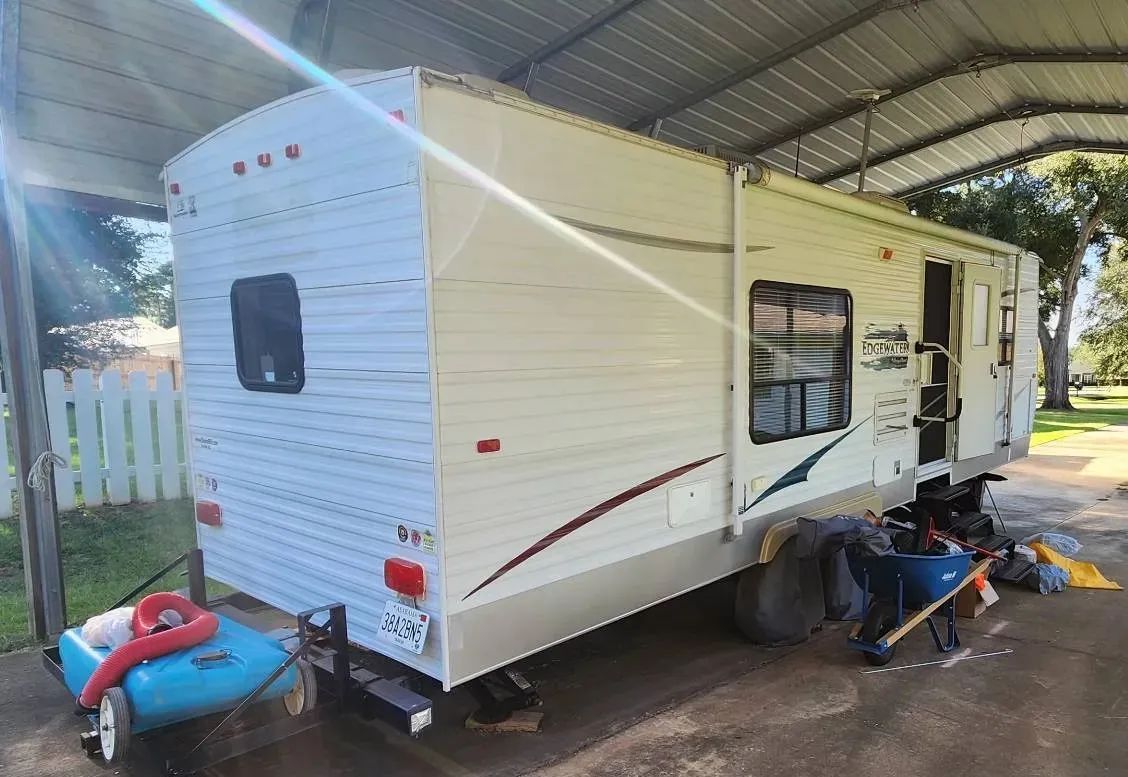 Travel in Style Sunnybrook Edgewater 266RBE Camper starts on 10/4/2025