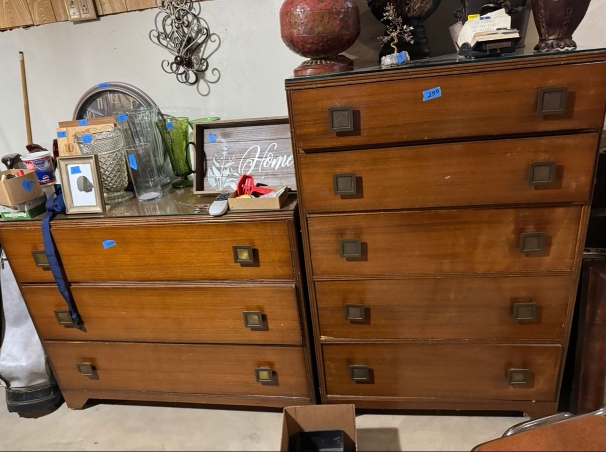 50% of Huge downsizing sale in Des Plaines,... starts on 10/10/2025